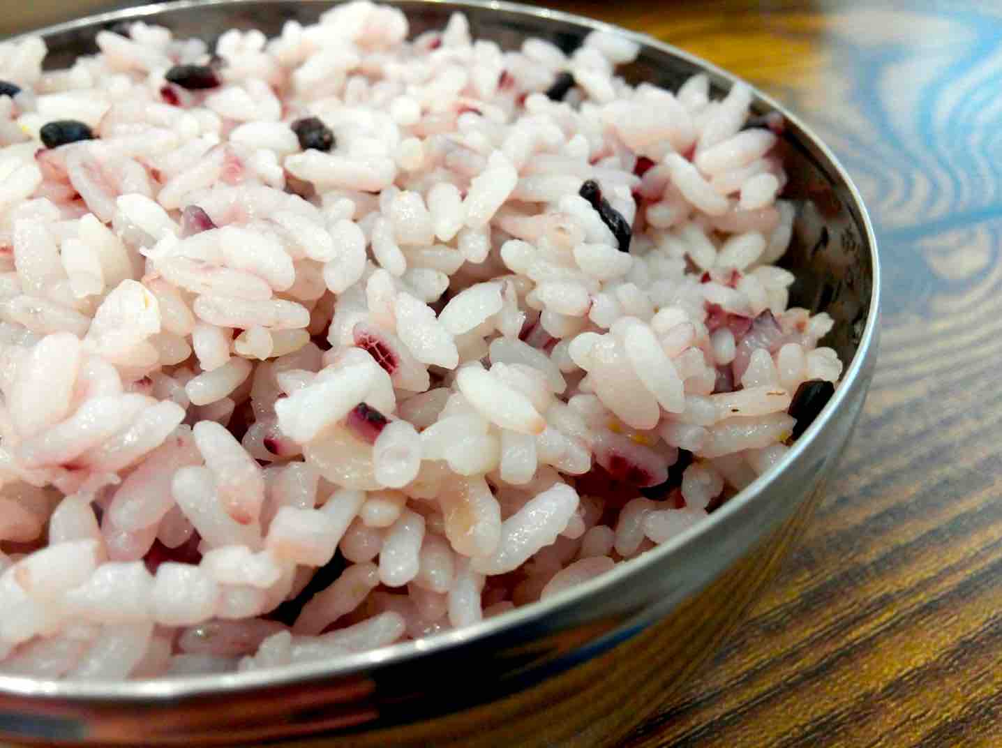 Is White Rice Healthy? Here Are The Pros And Cons