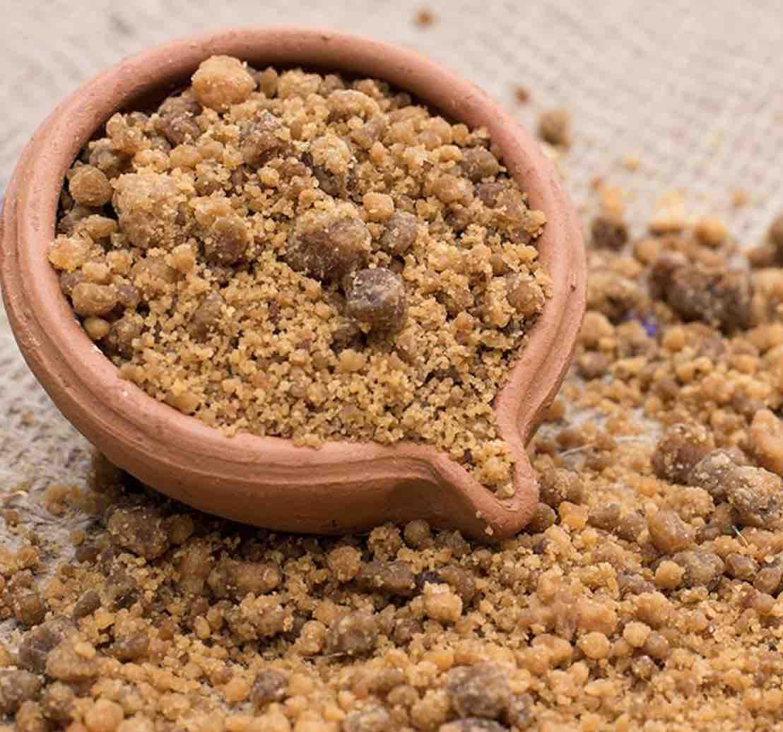 Jaggery Benefits: Instant Energy, Detoxification, Weight Loss & More!