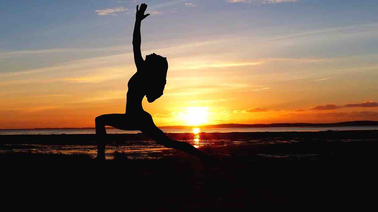 how yoga helps the mind positive thinking - Ayurvedum